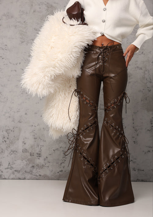 PANTALONI ECOPELLE STRINGS MARRONI